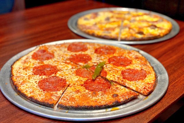 Colony Grill serves up New England-style hot oil bar pizza