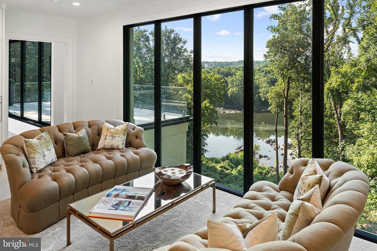 620 Rivercrest Dr.: Contemporary McLean Home with River Views