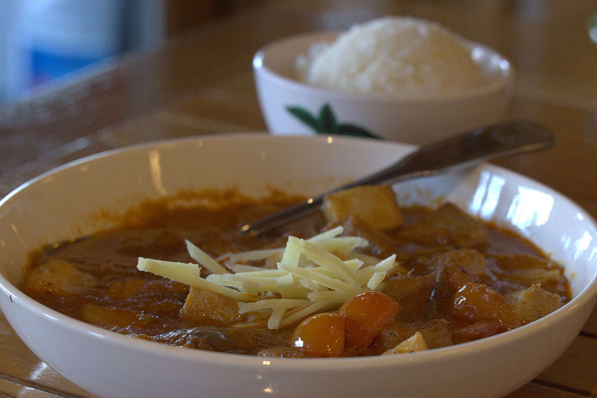 Padaek Wows with Dramatic Flavor in Arlington Ridge