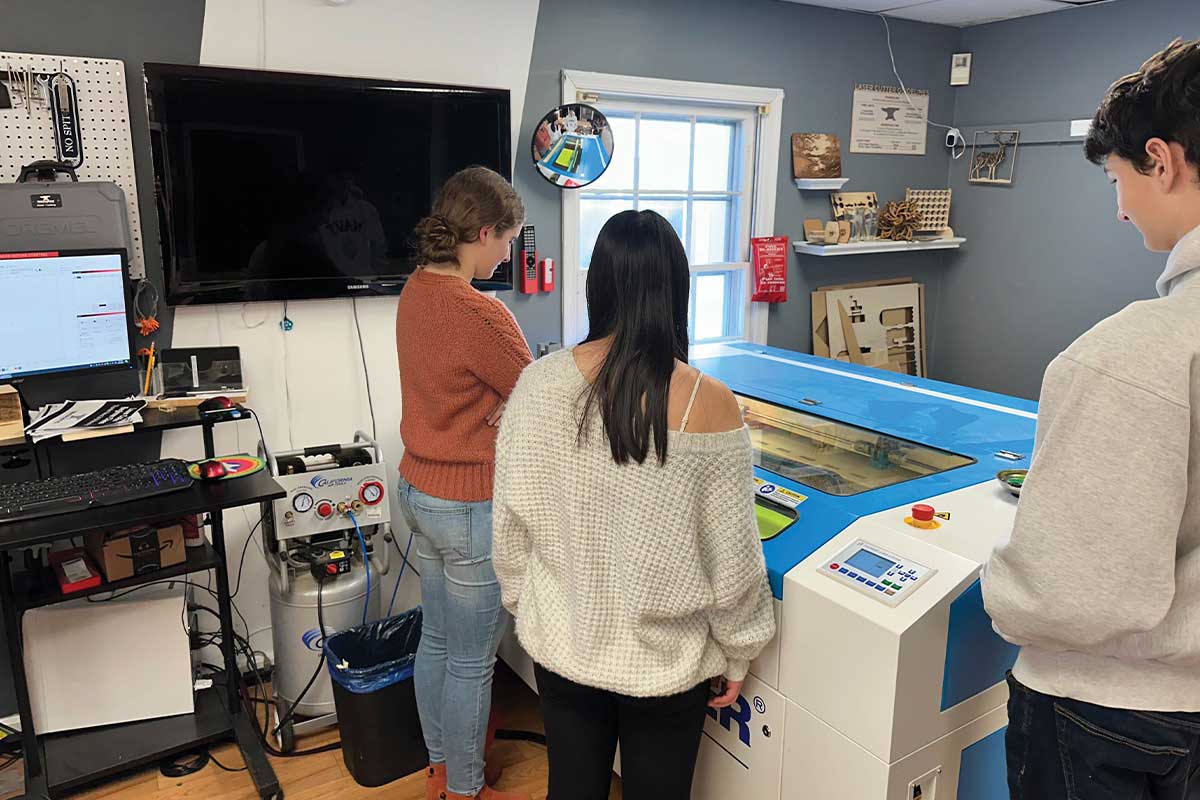 Makerspaces in NoVA Teach the Next Generation of STEM Experts