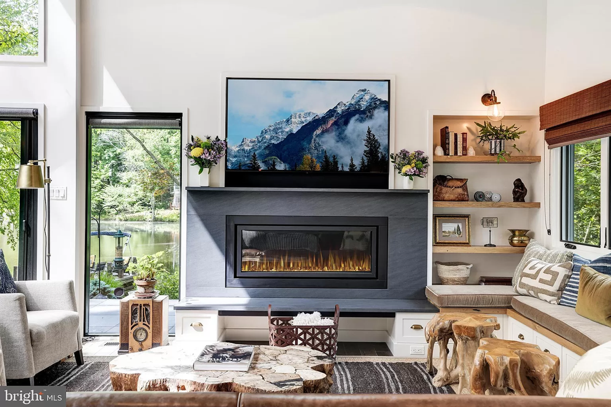 1926 Upper Lake Dr. on Market for $2.8M, Lakeside Reston Retreat