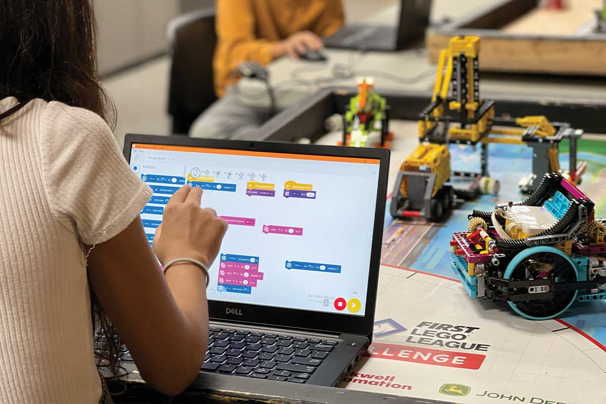 Makerspaces in NoVA Teach the Next Generation of STEM Experts