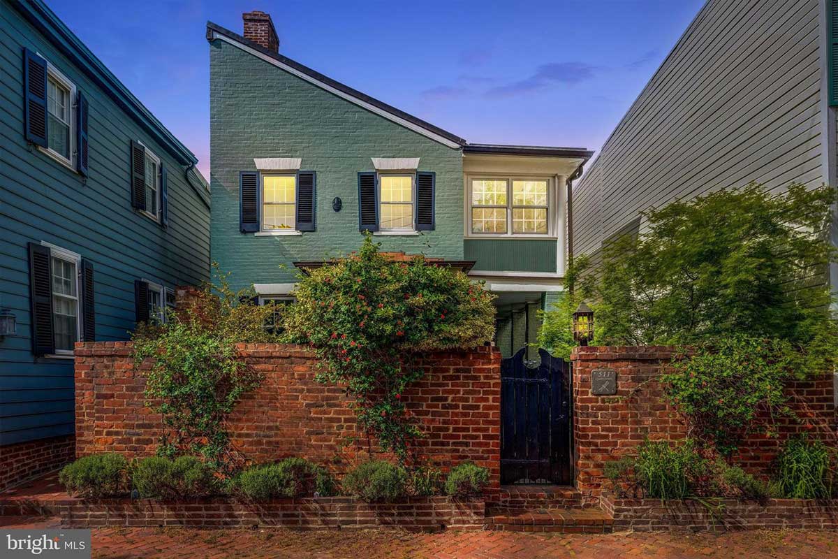 511 Queen St., a Renovated 1800 Home for Sale in Alexandria