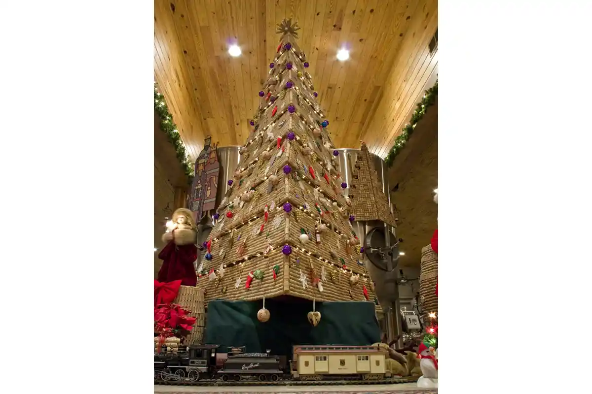 This NoVA Vineyard’s Amazing Cork Displays Belong on Your Christmas ...