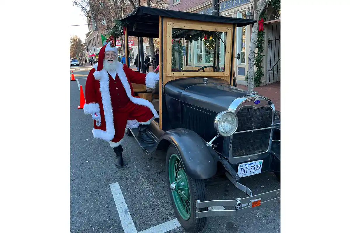 Tour Downtown Fredericksburg in a Historic Ford Model-A