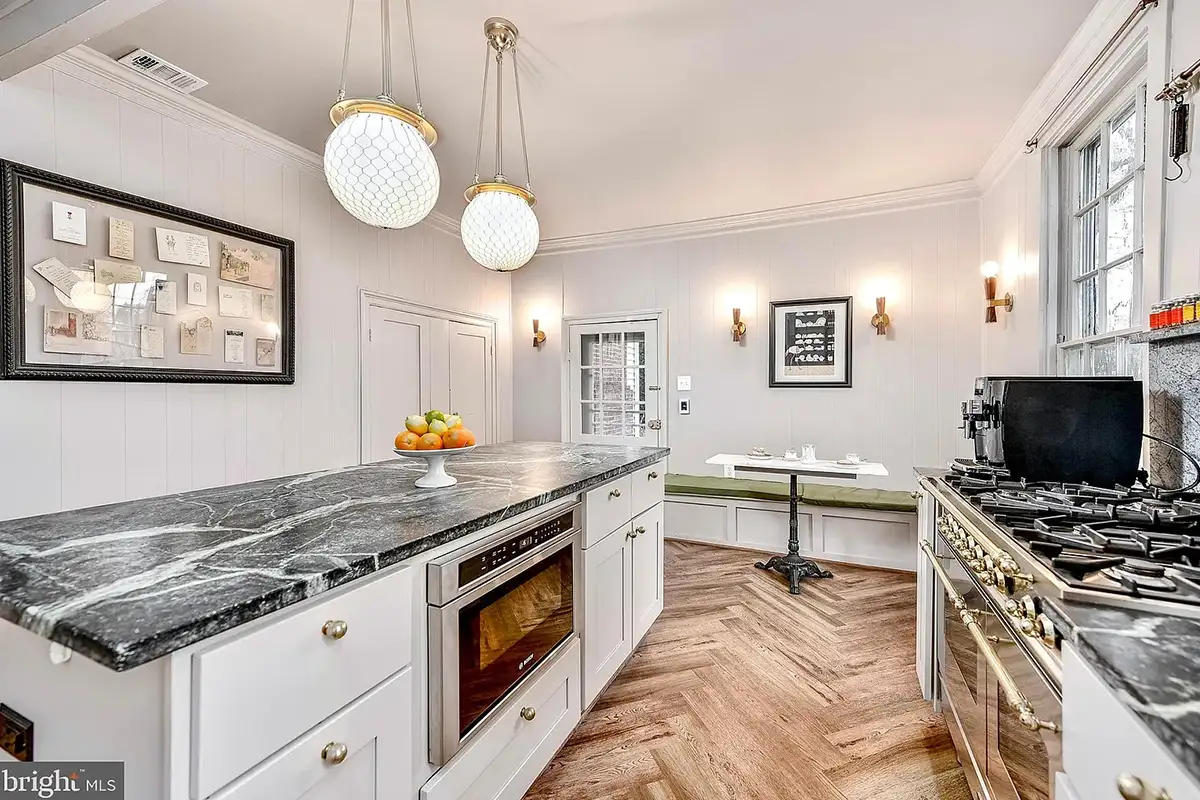 6000 Walhaven Dr., Alexandria, Dates Back to 1845