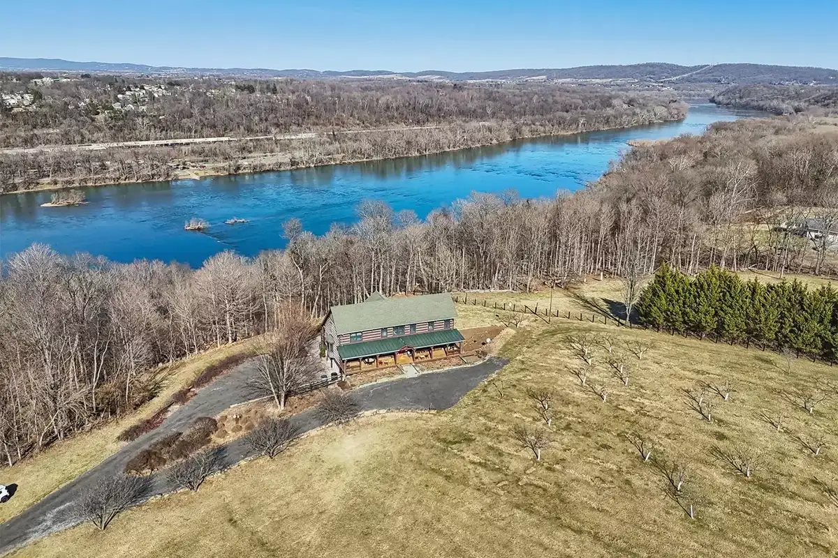 11407 Olde Stone Ln., Lovettsville, Is a Lovingly Crafted Log Home