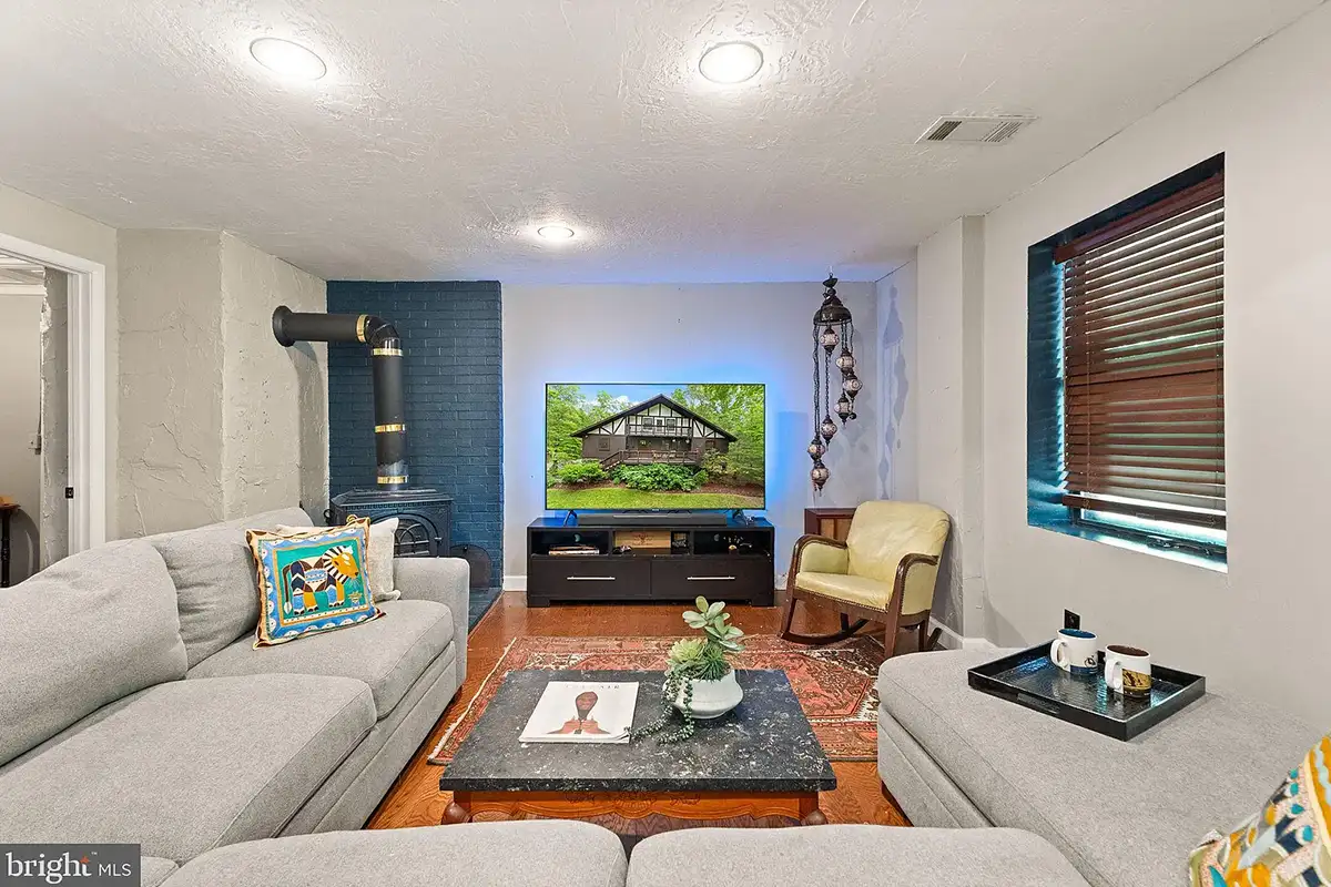 11713 Henderson Rd., Clifton, Is a Cozy Home for Sale Now